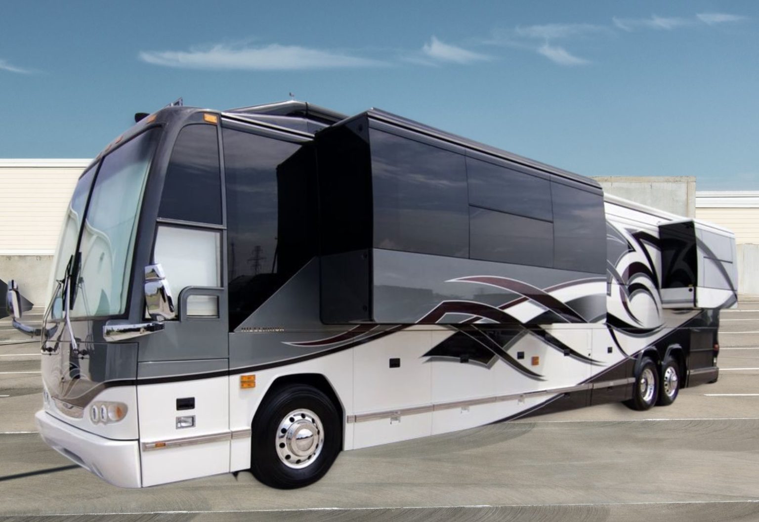 Newell vs Prevost: What's The Difference? - Camper Upgrade
