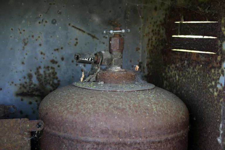 4 Ways To Fix Propane Tank Valve Stem Leaking - Camper Upgrade